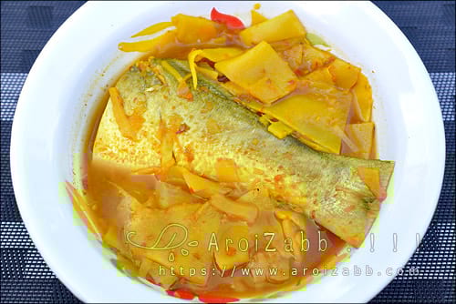 แกงเหลือง แกงส้มหน่อไม้ดองใส่ปลากุเลา - AroiZabb.!!!