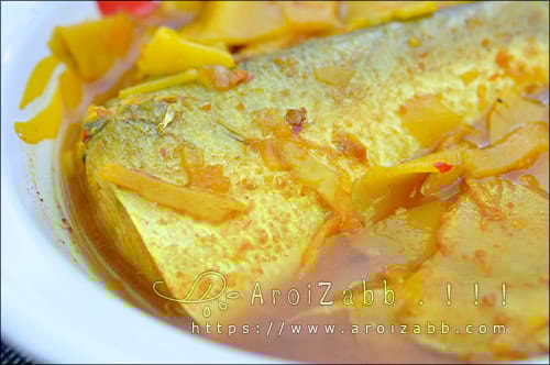 แกงเหลือง แกงส้มหน่อไม้ดองใส่ปลากุเลา - AroiZabb.!!!